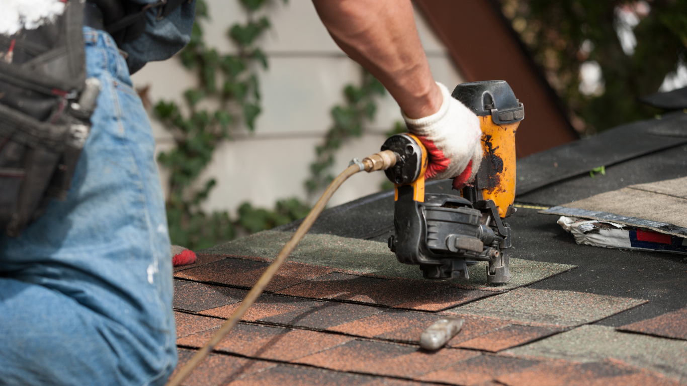 GPS Fleet Tracking Devices for Roofing Companies - Satrack Estados Unidos